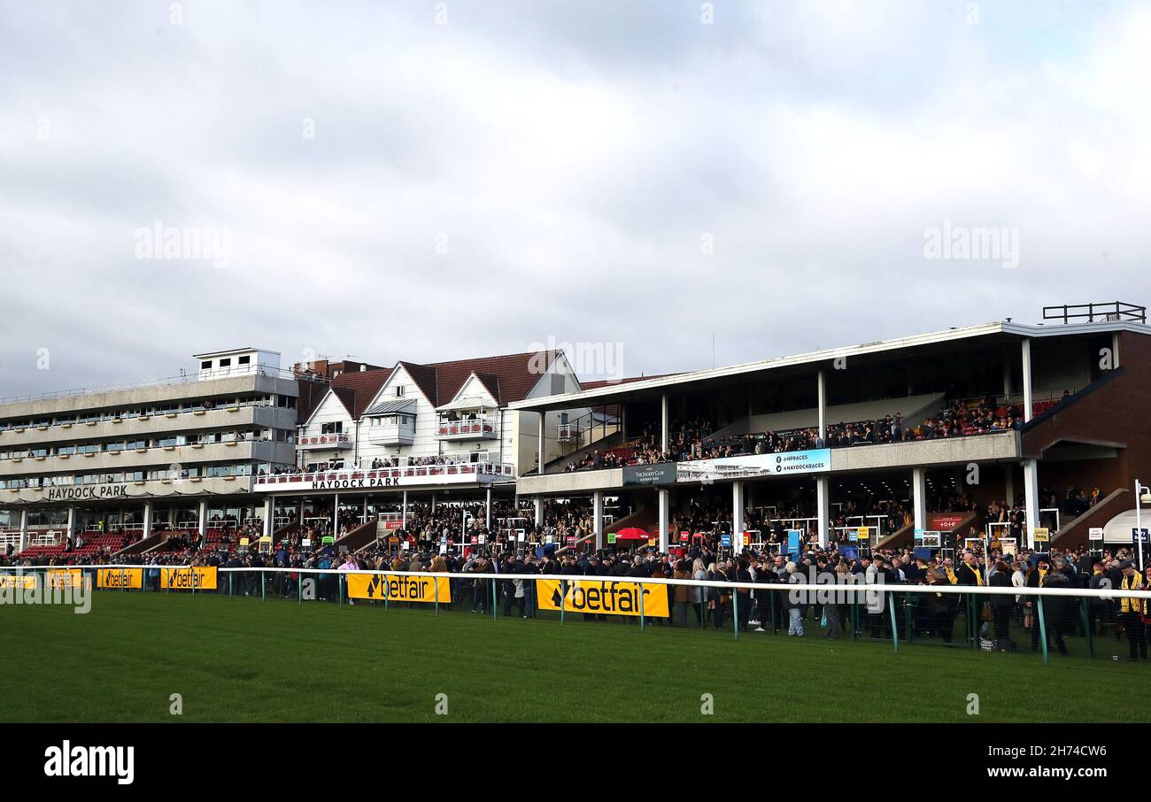 General view of the stands and spectators at haydock racecourse hi-res ...