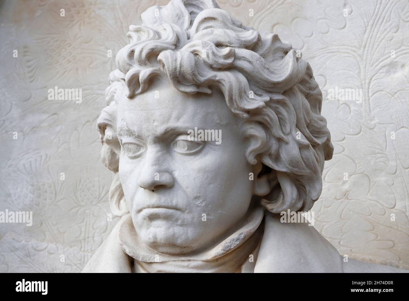 Statue ludwig van beethoven portrait hi-res stock photography and ...