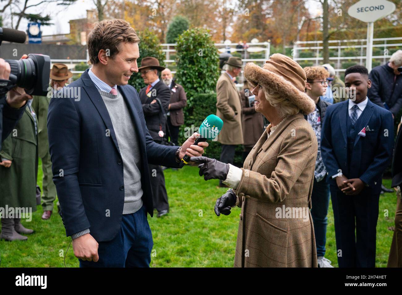 Oli bell and ascot hi-res stock photography and images - Alamy