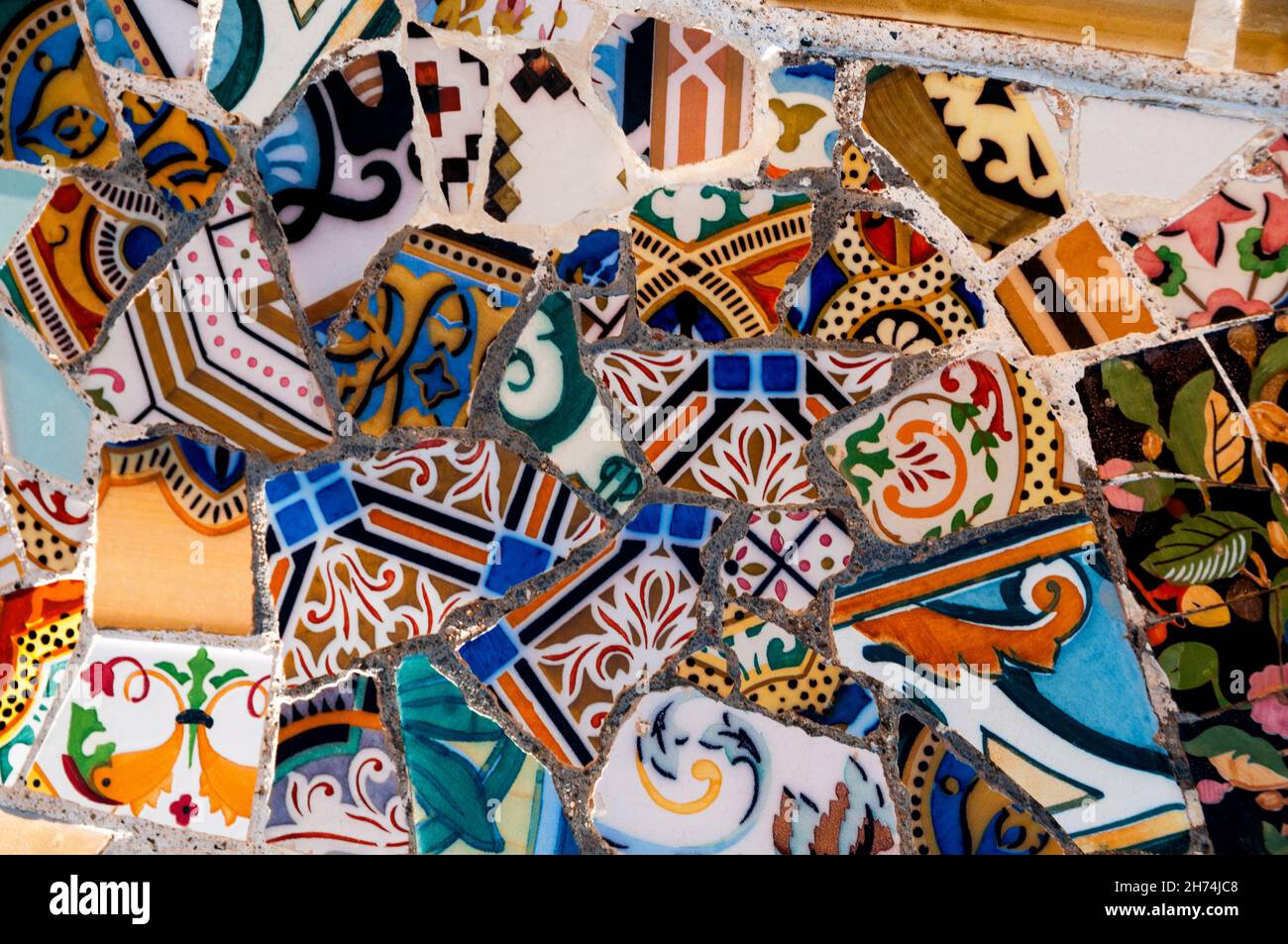 Serpentine Bench in Park Güell, Barcelona, Spain Stock Photo - Alamy