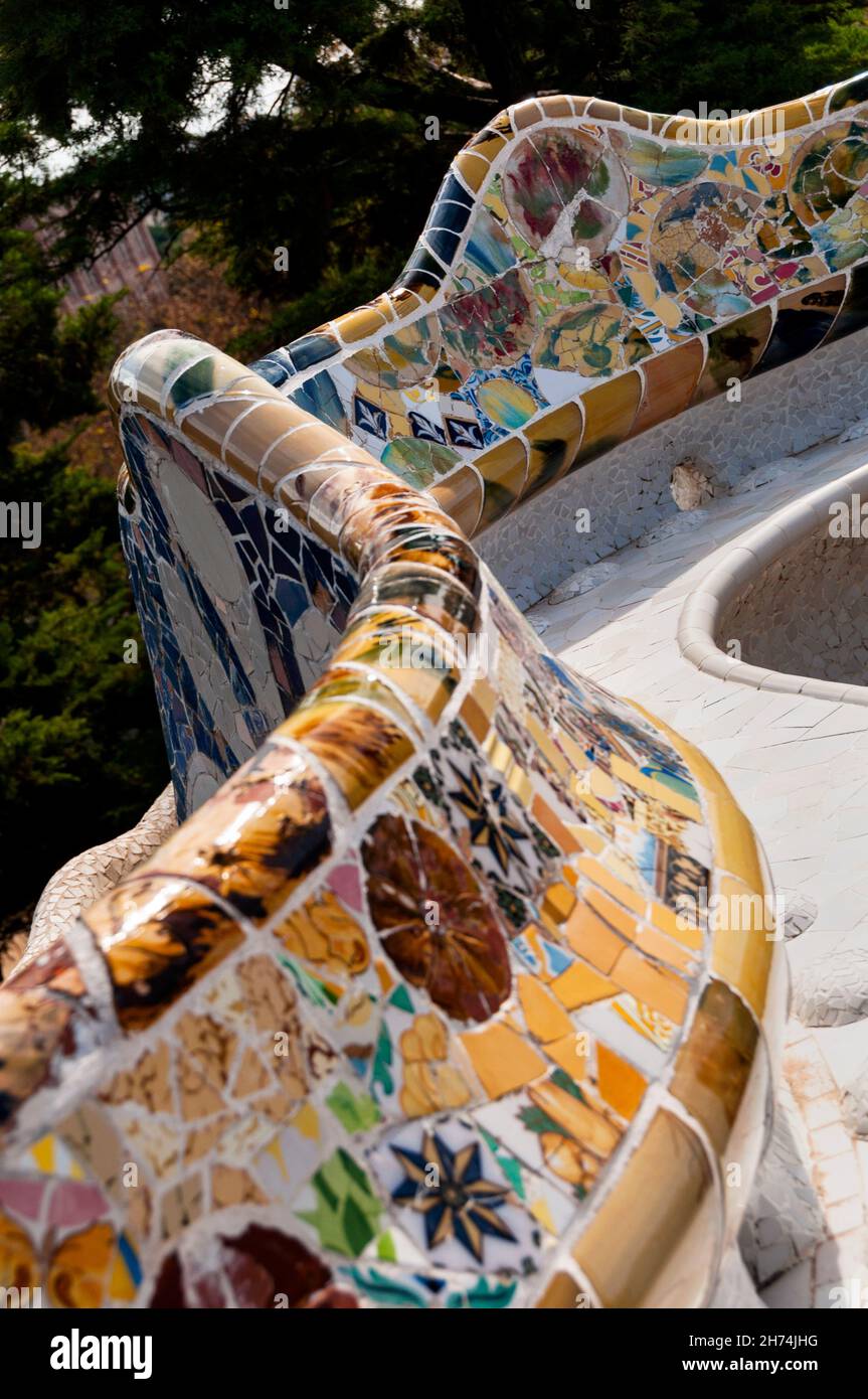 Serpentine Bench in Park Güell, Barcelona's, Spain Stock Photo - Alamy