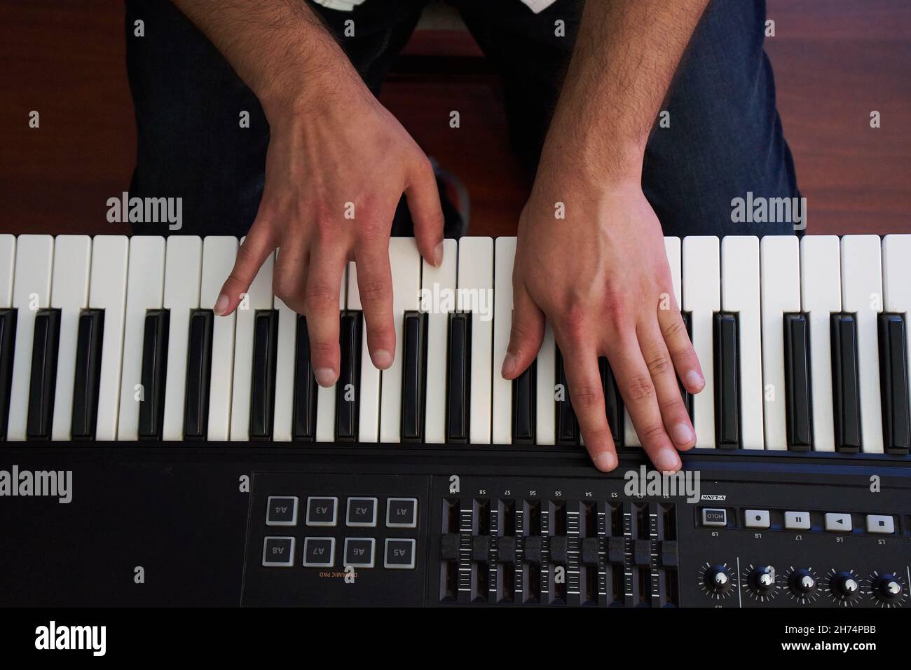 Hands keyboard suit hi-res stock photography and images - Alamy