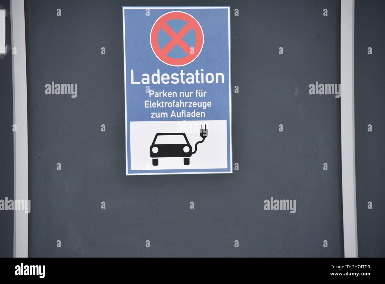 No electric car allowed traffic sign hi-res stock photography and ...