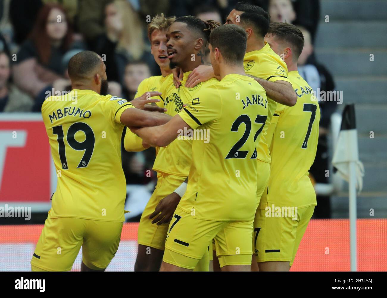 Ivan toney celebrates goal hi-res stock photography and images - Alamy