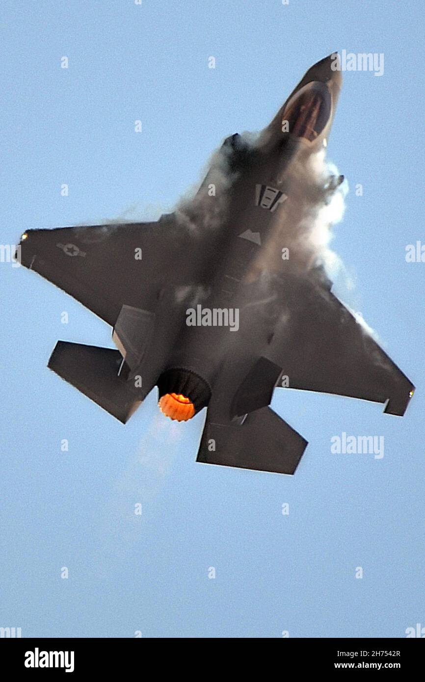 5th generation stealth aircraft hi-res stock photography and images - Alamy