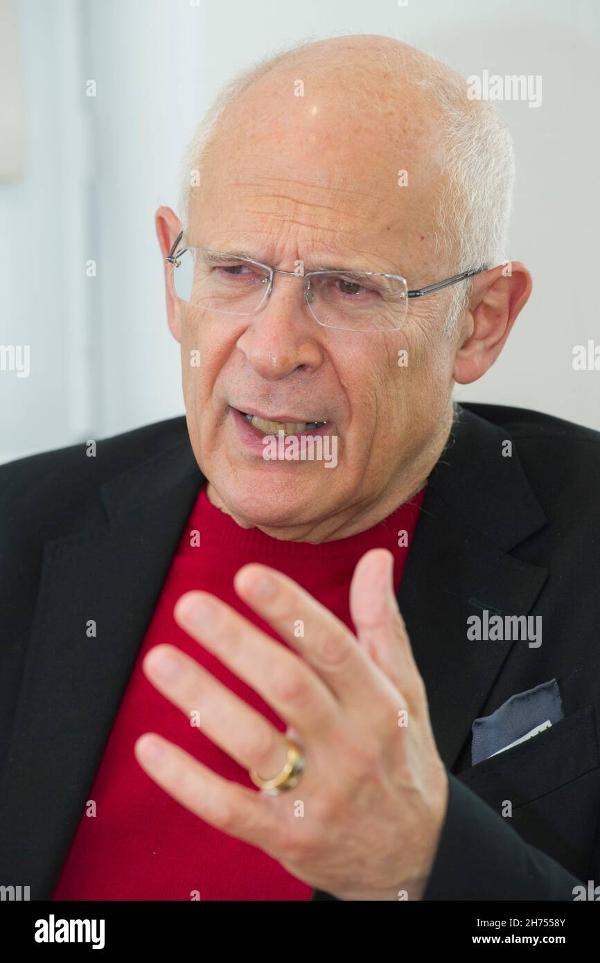 London business school hi-res stock photography and images - Alamy