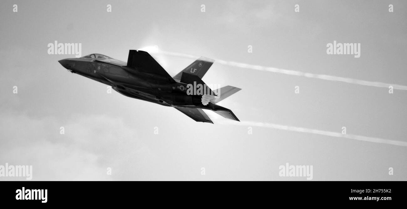 Lockheed martin aircraft Black and White Stock Photos & Images - Alamy
