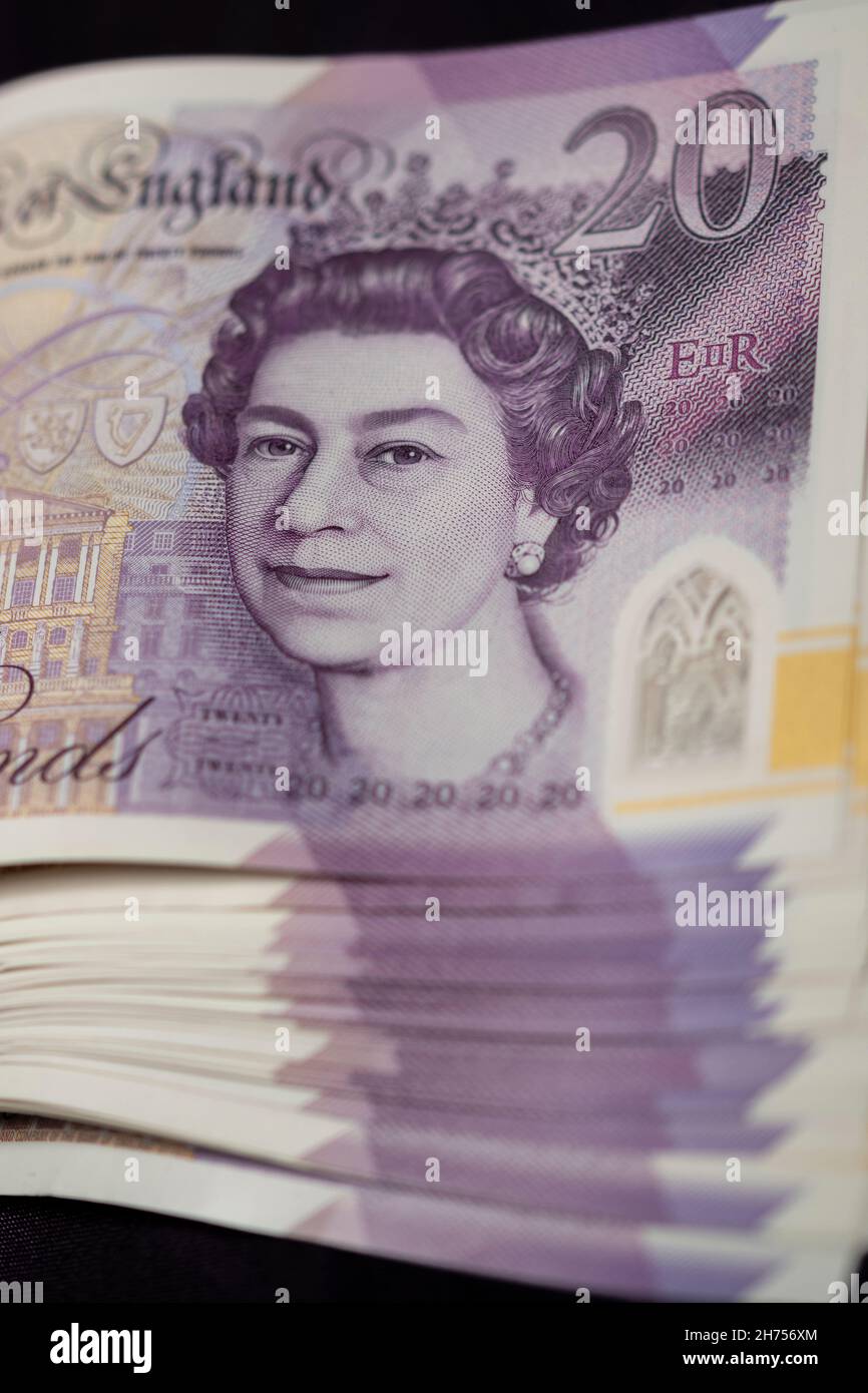 Twenty pound notes Stock Photo - Alamy