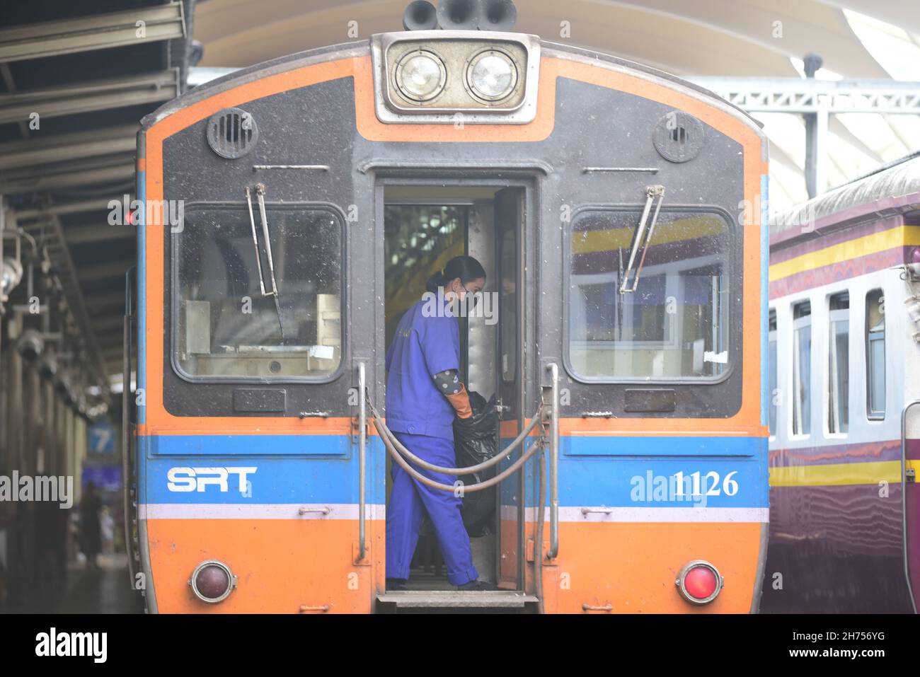 Cleaning up the train hi-res stock photography and images - Alamy