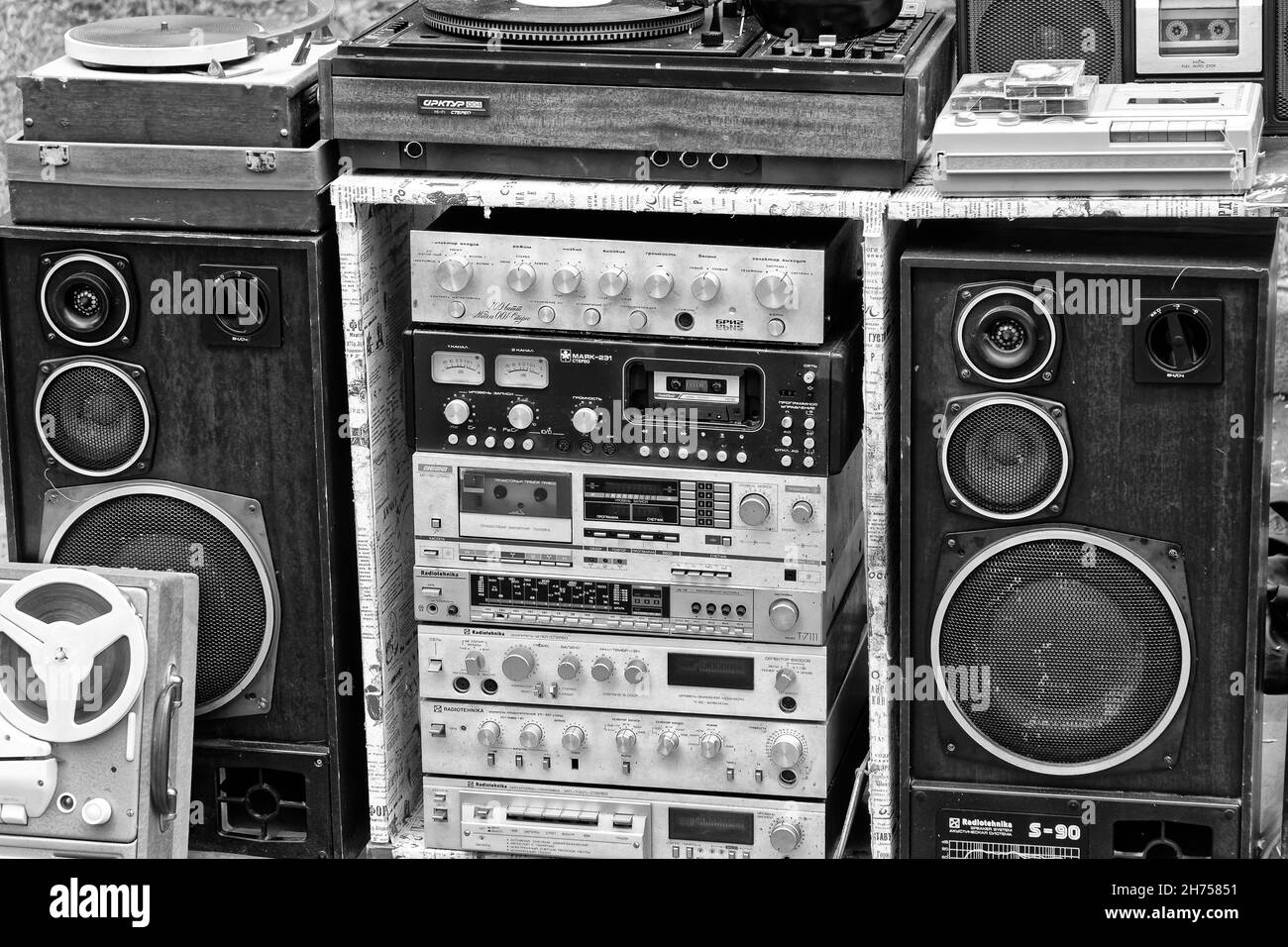 Old speakers Black and White Stock Photos & Images - Alamy