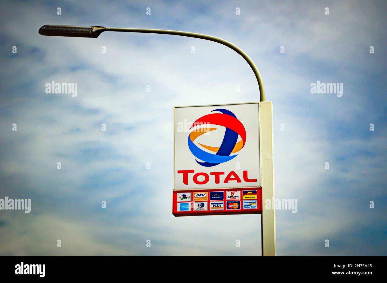 Service station sign hi-res stock photography and images - Alamy