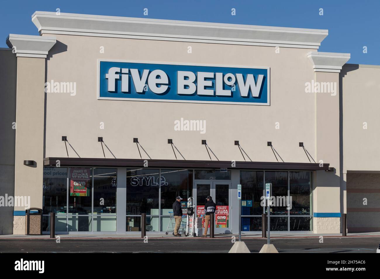 Anderson - Circa November 2021: Five Below Retail Store. Five Below is ...