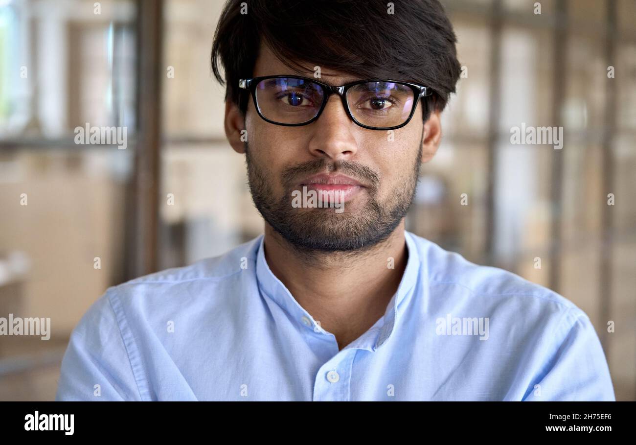Portrait indian man wearing glasses hi-res stock photography and images ...