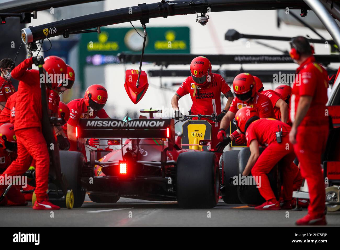 Ferrari f1 pit stop 2021 hi-res stock photography and images - Alamy