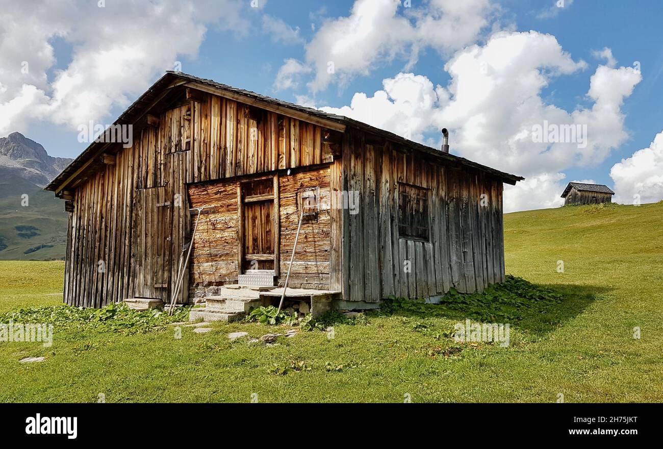 Traditional austrian cabin hi-res stock photography and images - Alamy