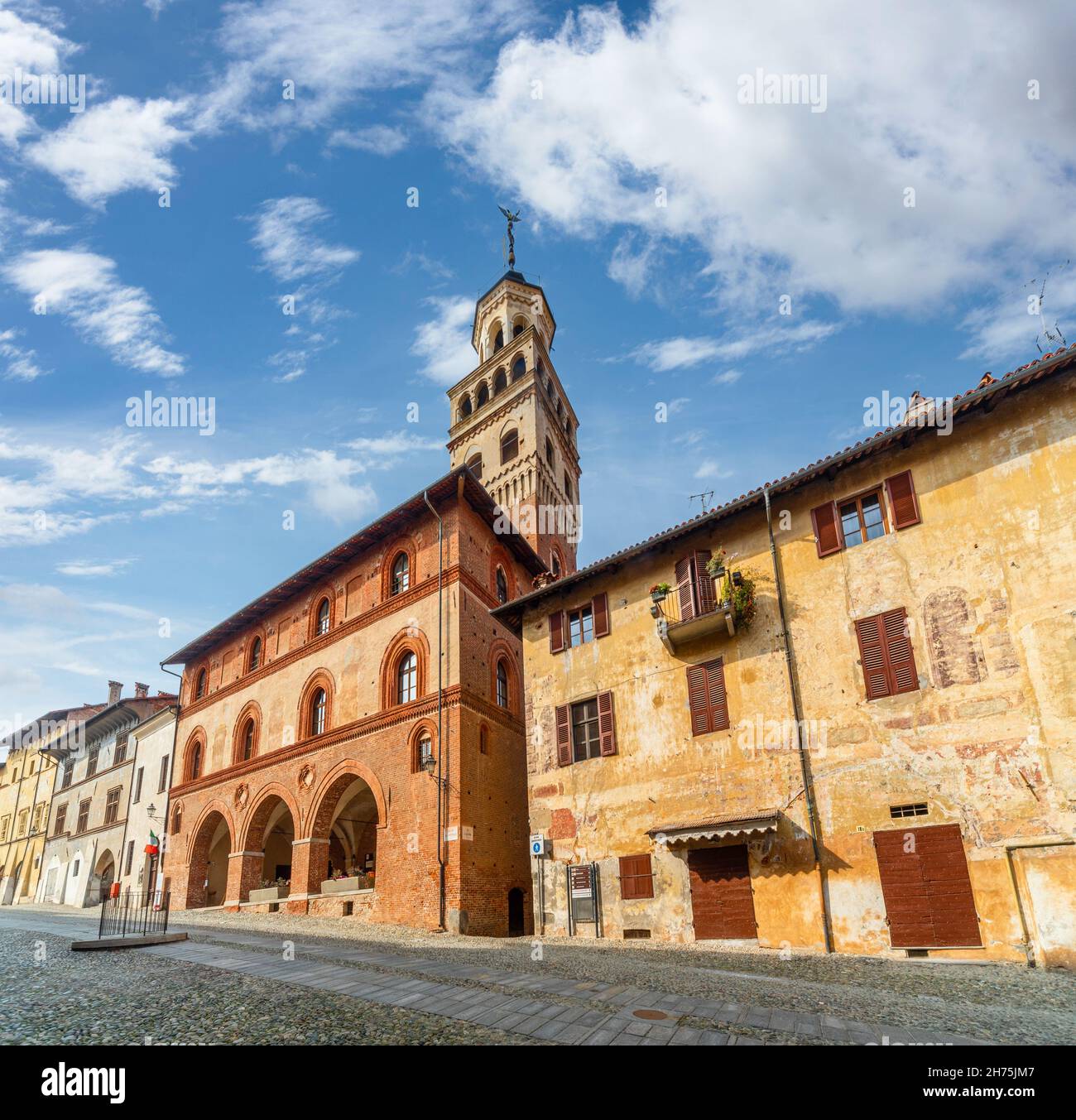 19 th century architecture in italy hi-res stock photography and images ...