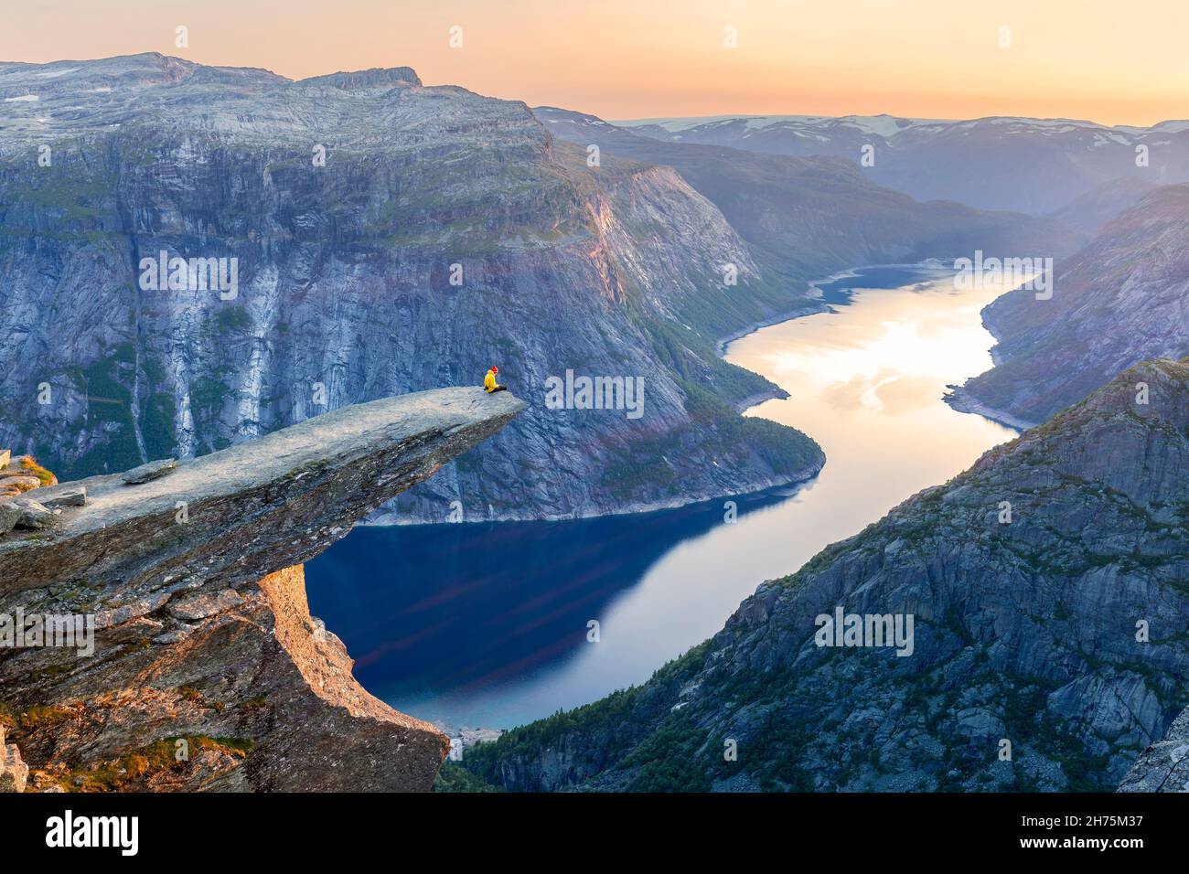 Scandinavian Mountains Wallpaper