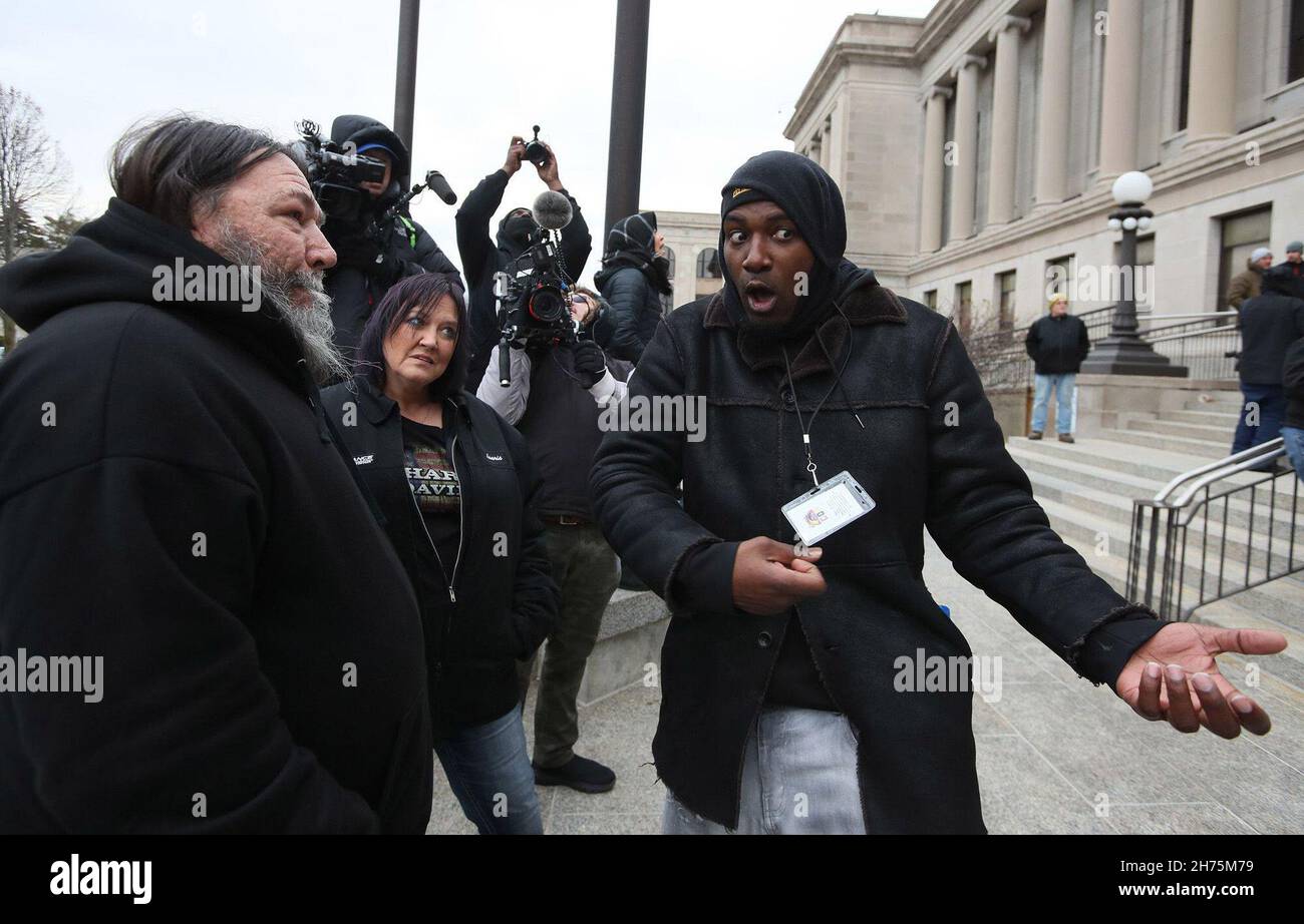 Violence interruption hi-res stock photography and images - Alamy