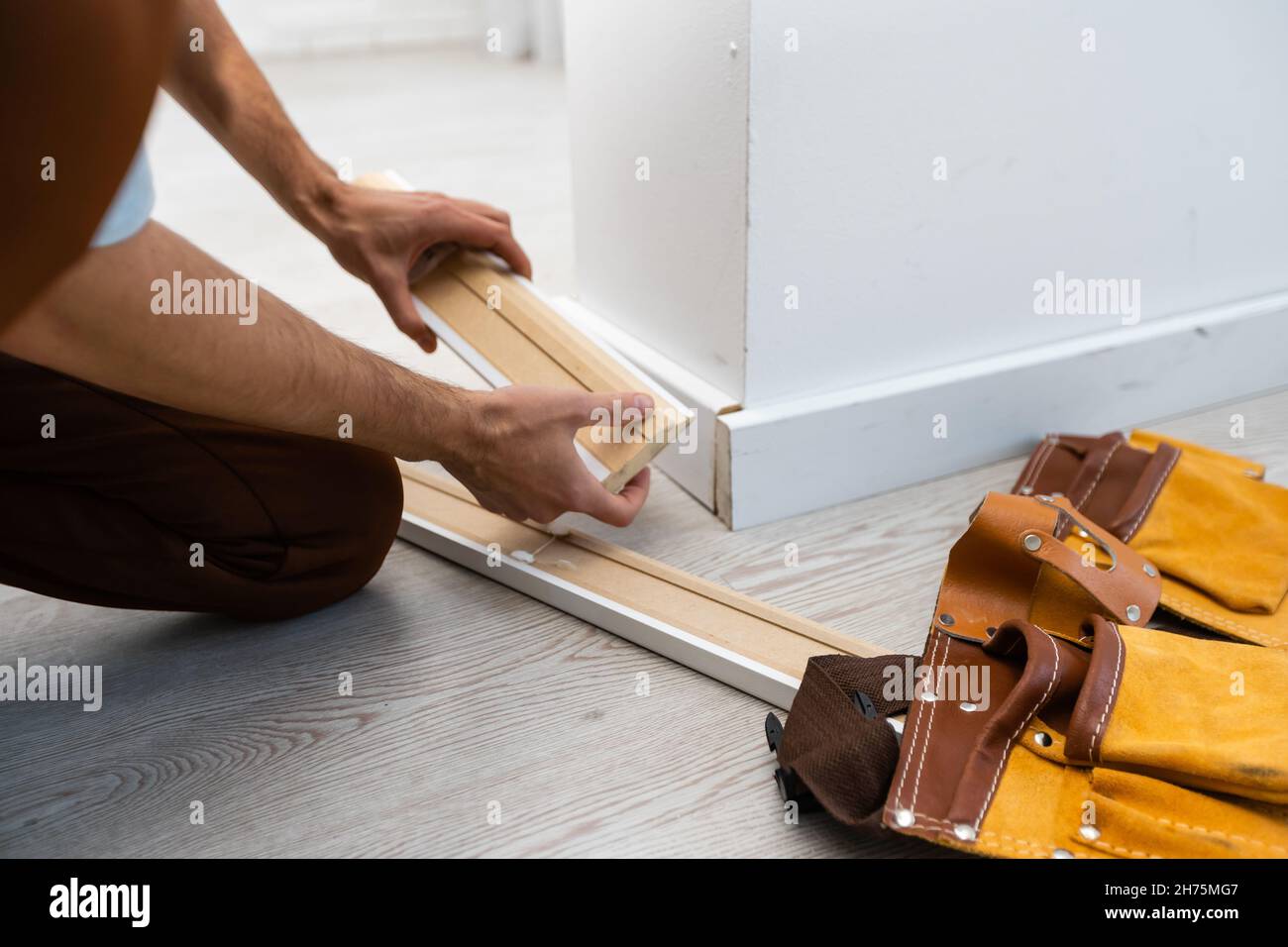Fresh white baseboard hi-res stock photography and images - Alamy
