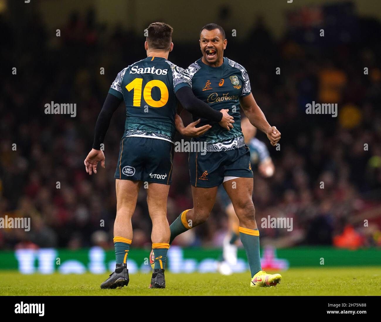 Australia's Kurtley Beale (right) with celebrates with James O'Connor ...