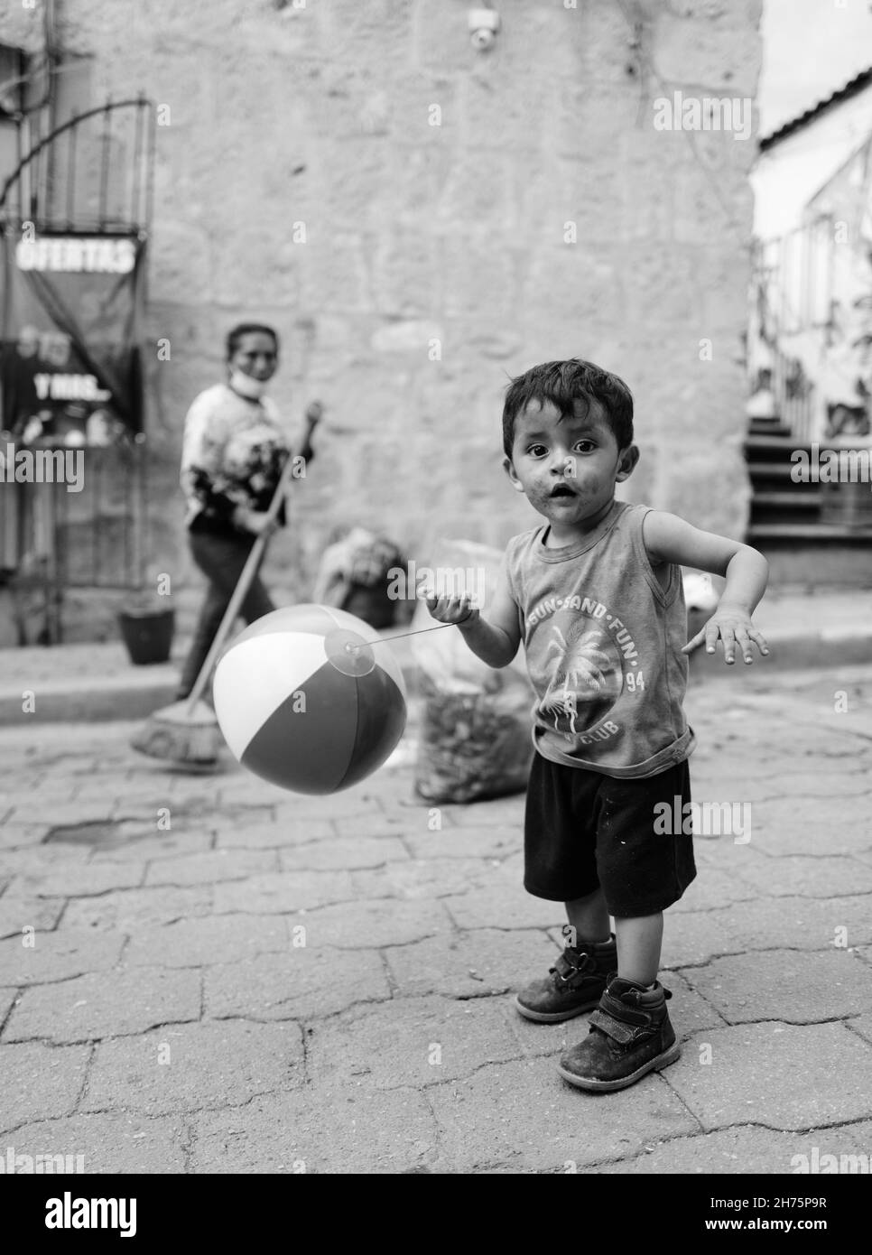 Mexico children playing hi-res stock photography and images - Alamy