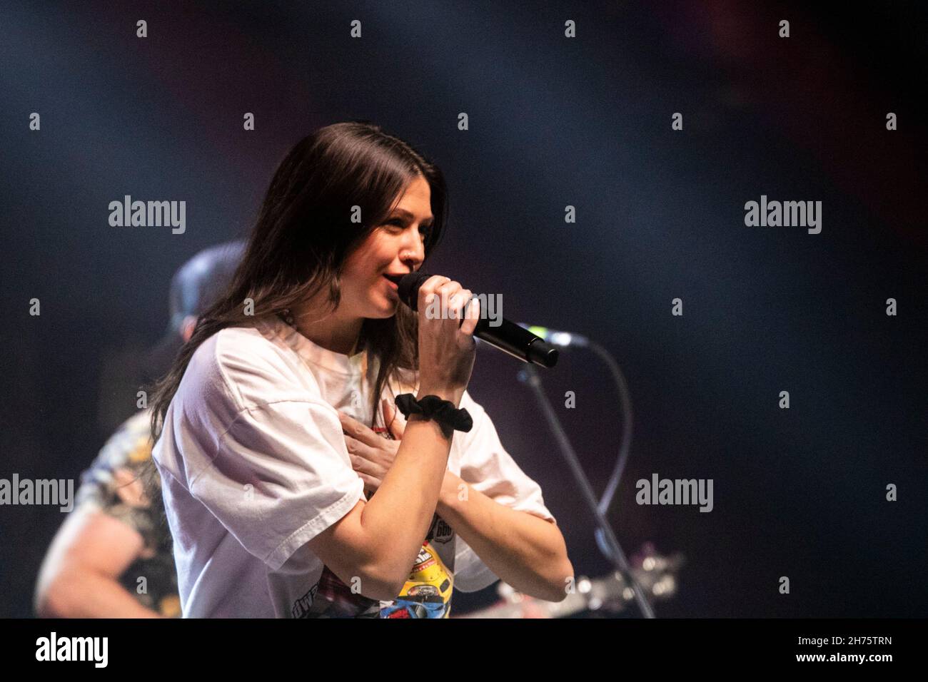 Robyn Ottolini Opens for Linsday Ell at Midway at Midway Arcade Bar in ...