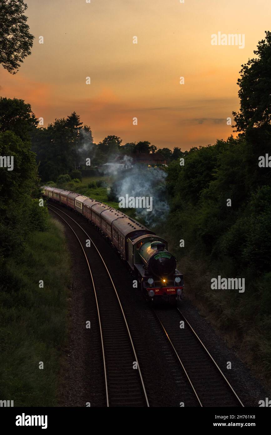 61306 Mayflower Thompson B1 Steam Locomotive with the Sunset Steam ...