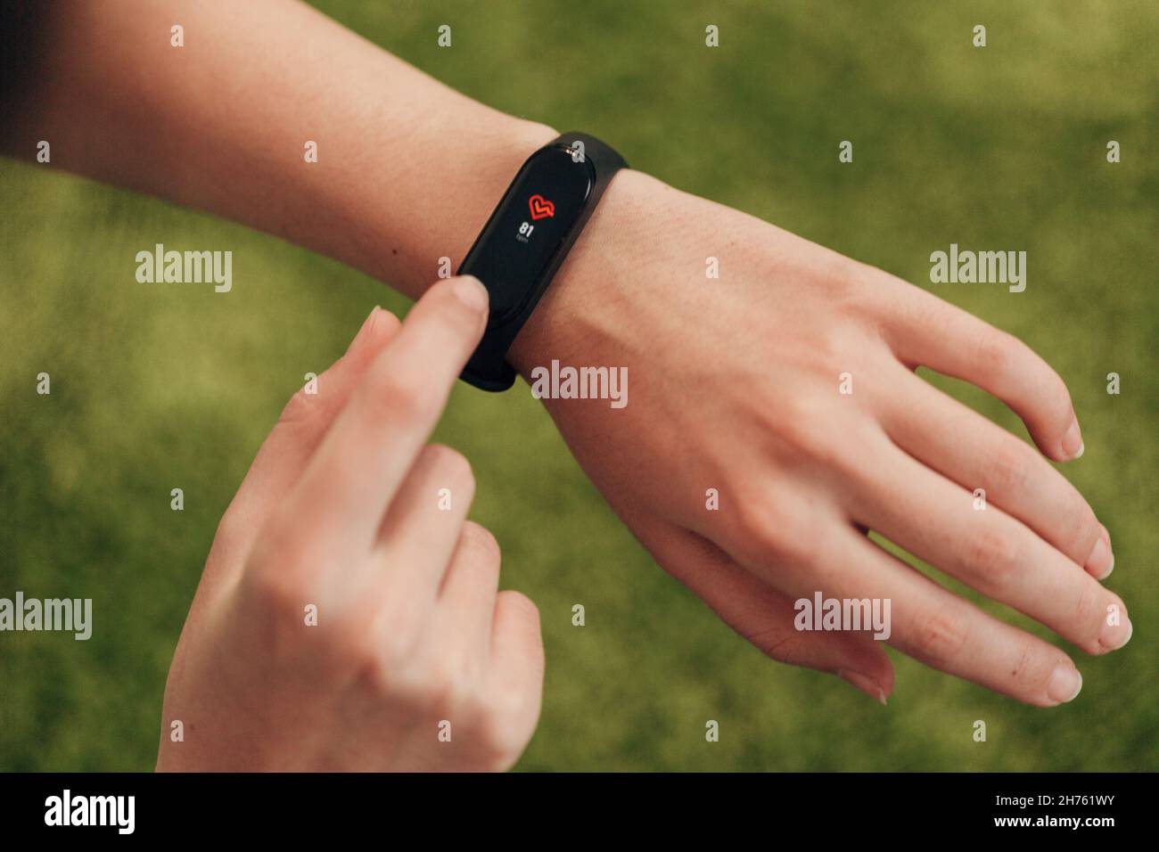 Hand pulse check hi-res stock photography and images - Alamy