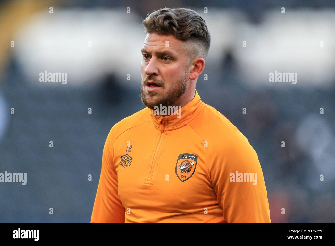 George Moncur #18 of Hull City warming up before the game Stock Photo ...