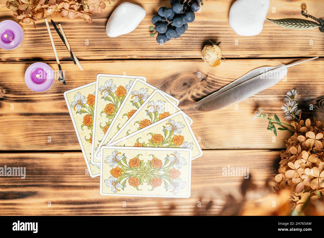 Cards face down hi-res stock photography and images - Alamy