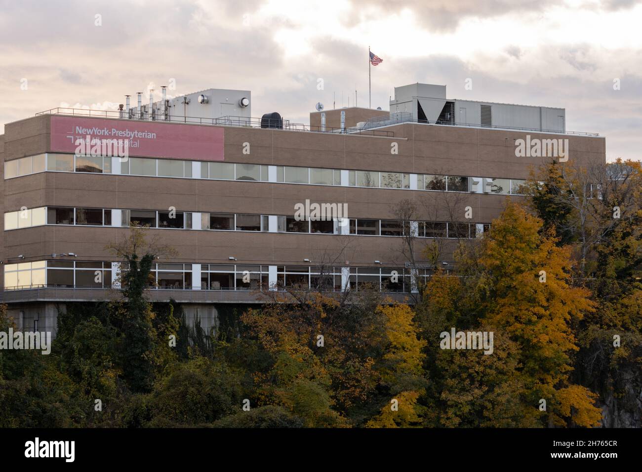 New York Presbyterian - the Allen Hospital with Autumn foliage on the ...