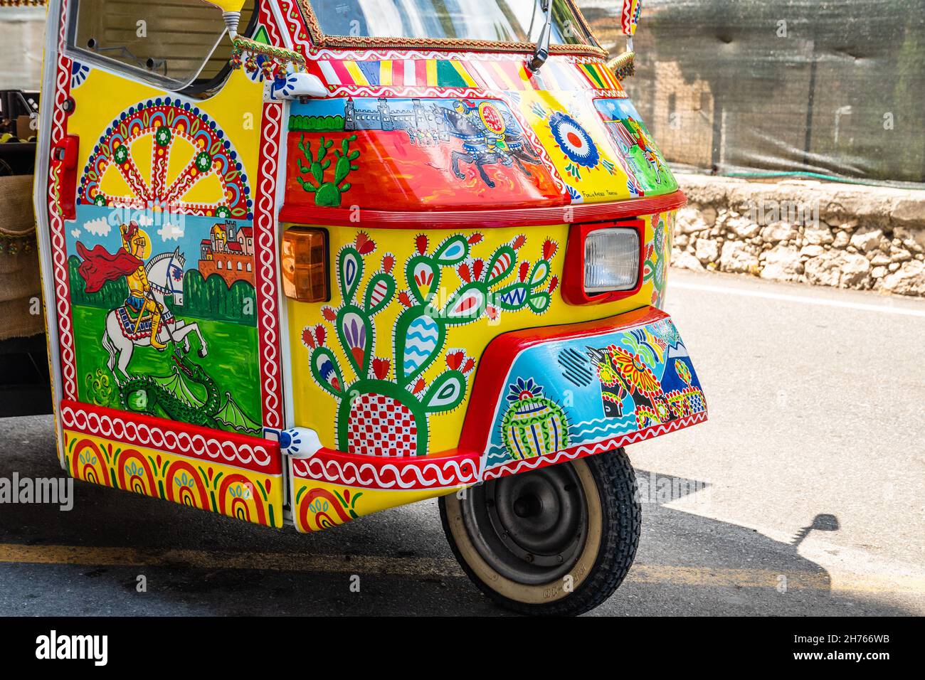 Traditional cart sicily hi-res stock photography and images - Alamy