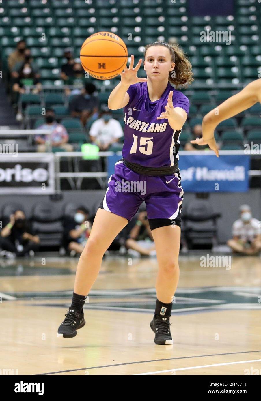 November 19, 2021 - Portland Pilots guard Maddie Muhlheim #15 gets a ...