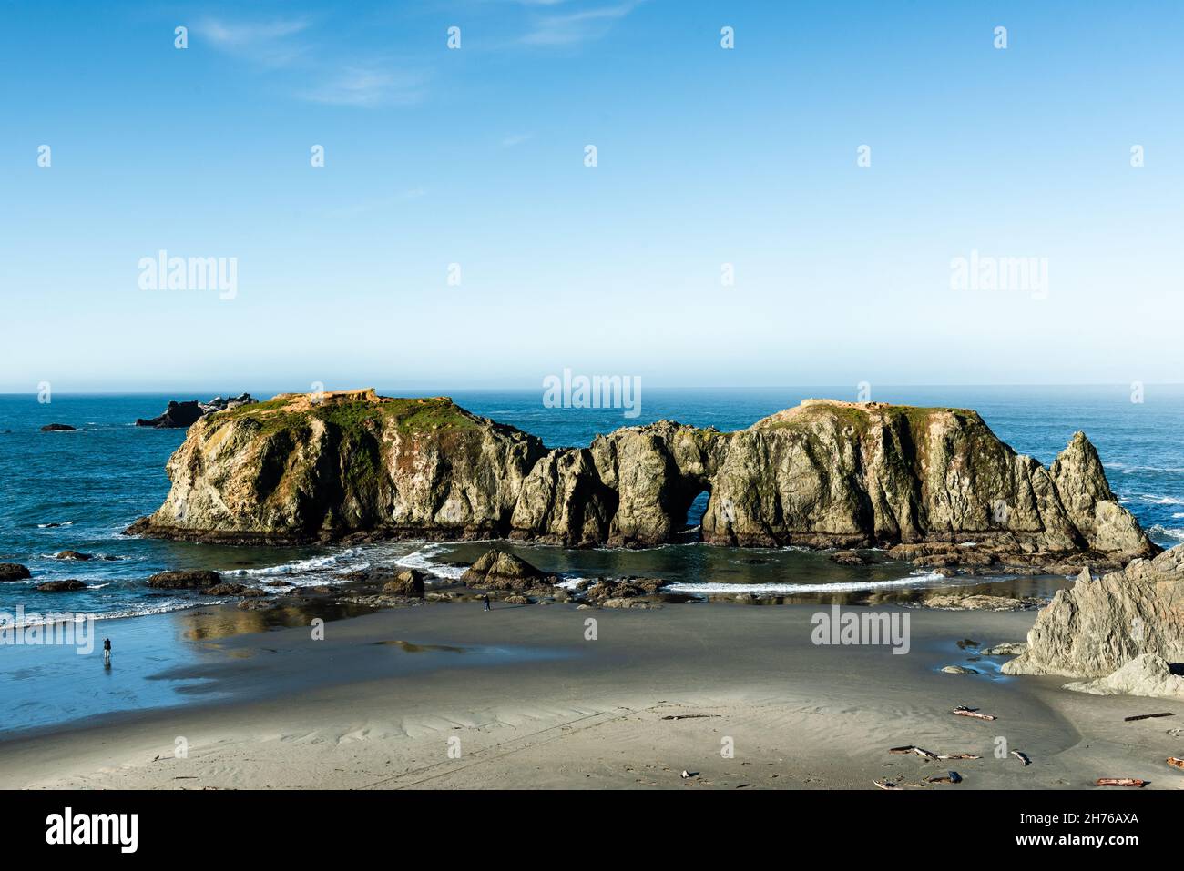 Rock formation at Bandon beach is part of Oregon wildlife refuge Stock ...