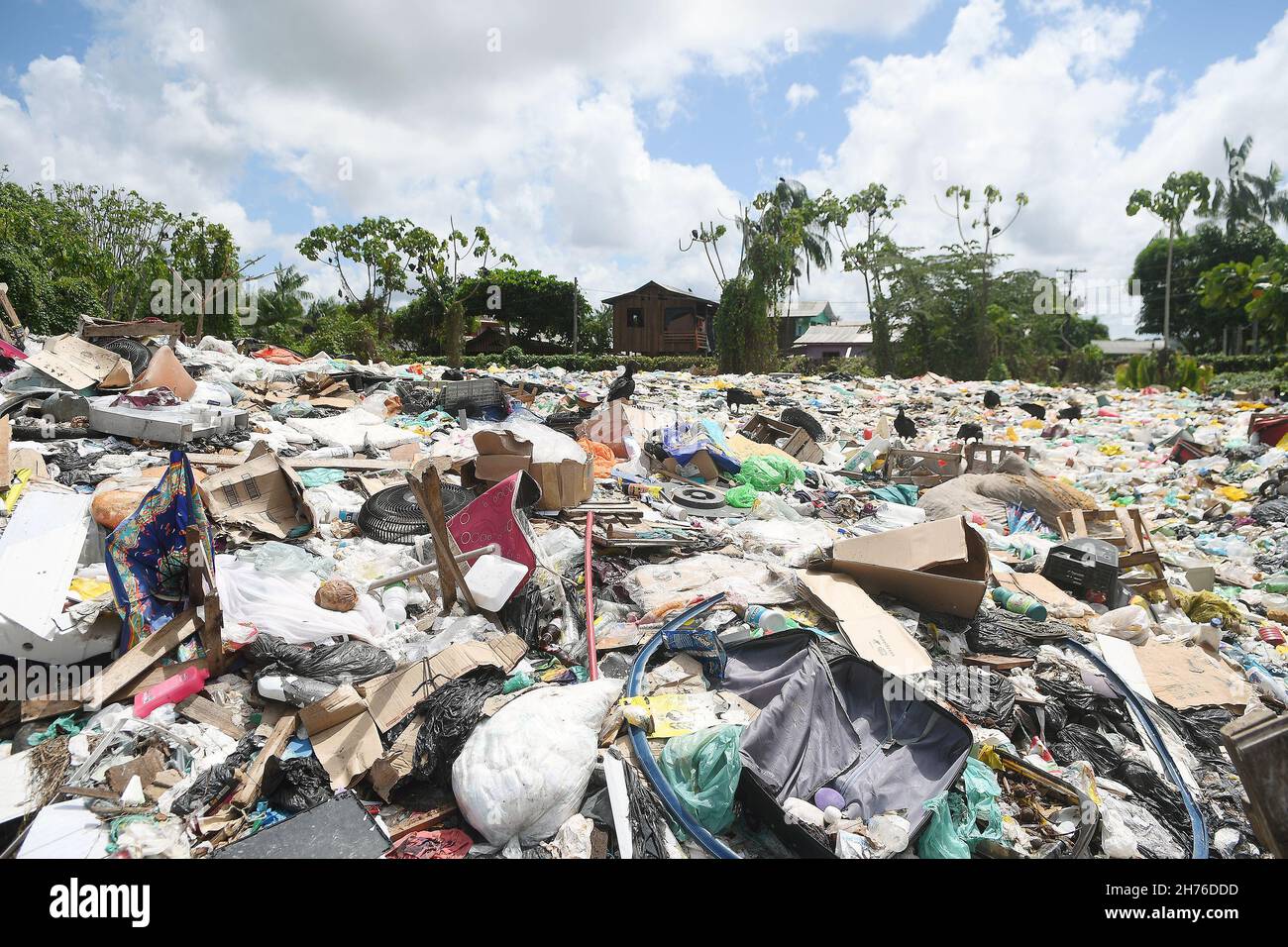 Open air garbage hi-res stock photography and images - Alamy