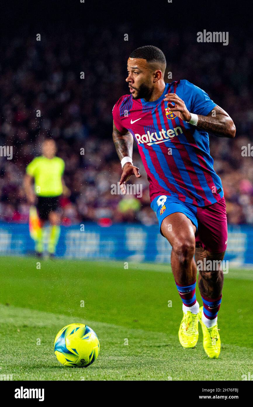 Barcelona, Spain. 20th Nov, 2021. Memphis Depay (FC Barcelona), during ...