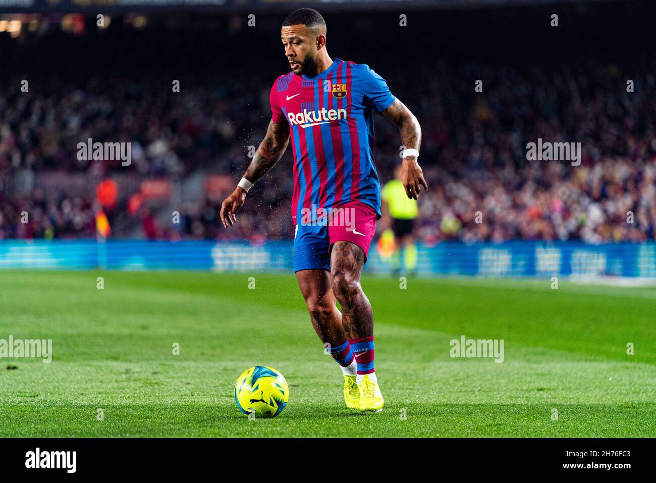 Barcelona, Spain. 20th Nov, 2021. Memphis Depay (FC Barcelona), during ...