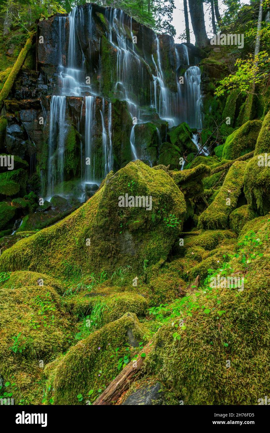 Three sisters wilderness hi-res stock photography and images - Alamy