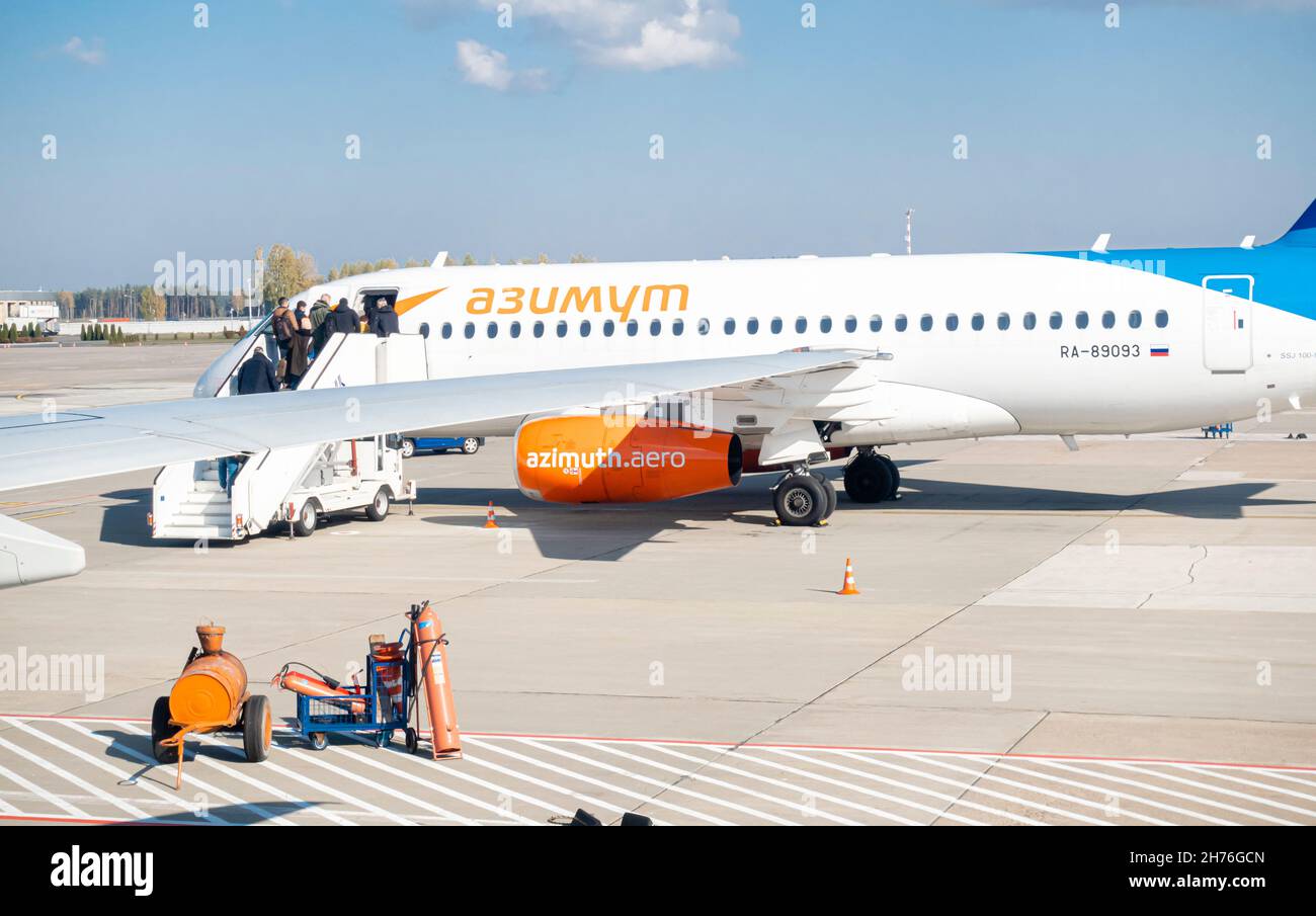 Su95 sukhoi superjet 100 hi-res stock photography and images - Alamy