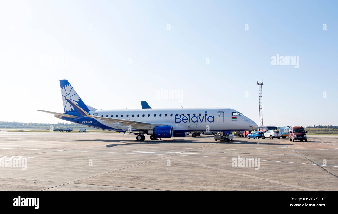Belavia embraer e175lr hi-res stock photography and images - Alamy