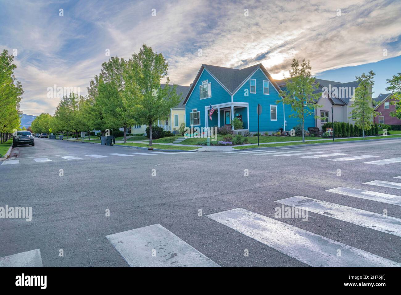 Sidewalk curb crosswalk hi-res stock photography and images - Alamy
