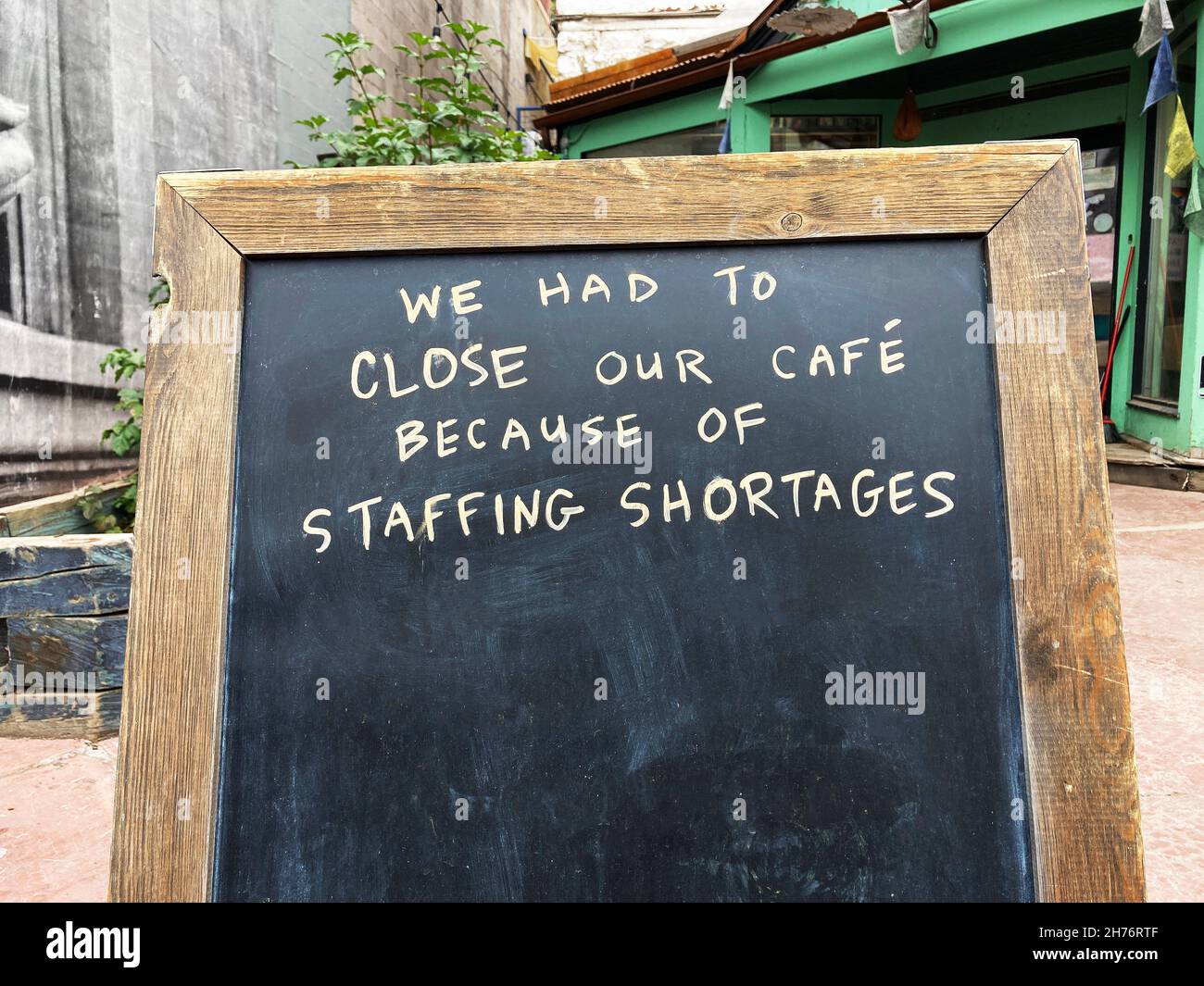 Staff shortage sign usa hi-res stock photography and images - Alamy