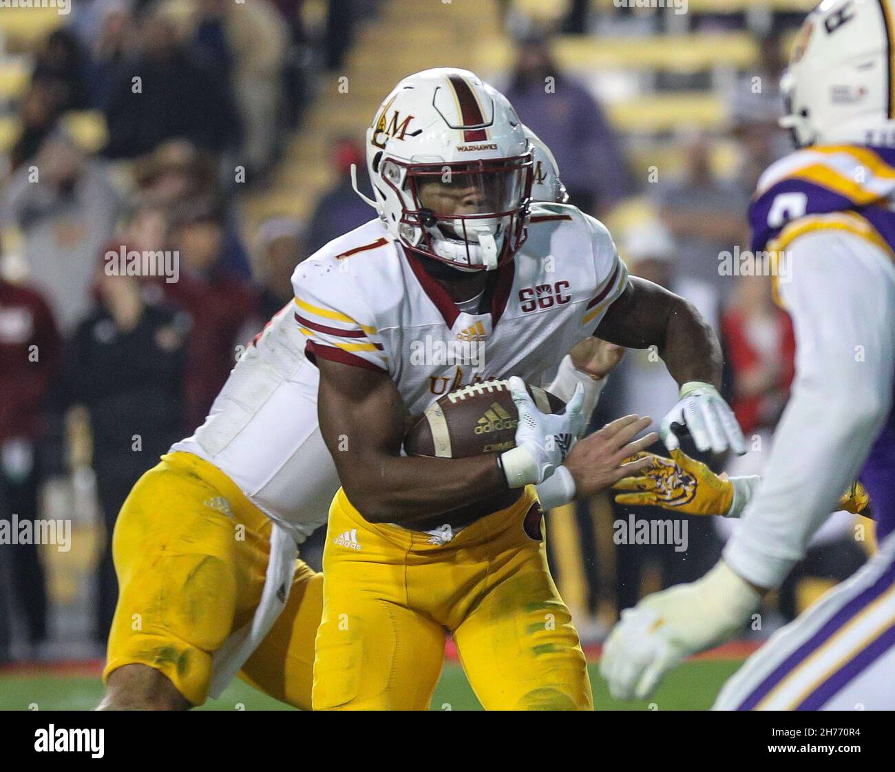 November 20, 2021: ULM runningback Andrew Henry #1 gets the handoff ...