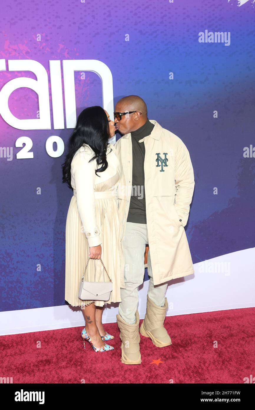 Aisha Atkins and Ja Rule attend the 2021 SOUL TRAIN AWARDS arrivals red ...