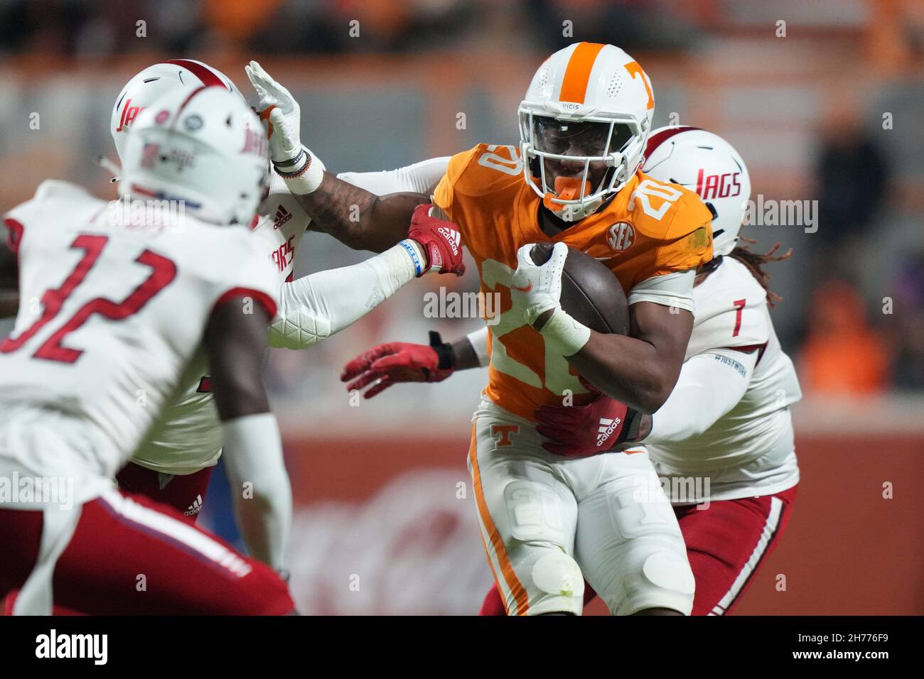 November 20, 2021: Jaylen Wright #20 of the Tennessee Volunteers runs ...
