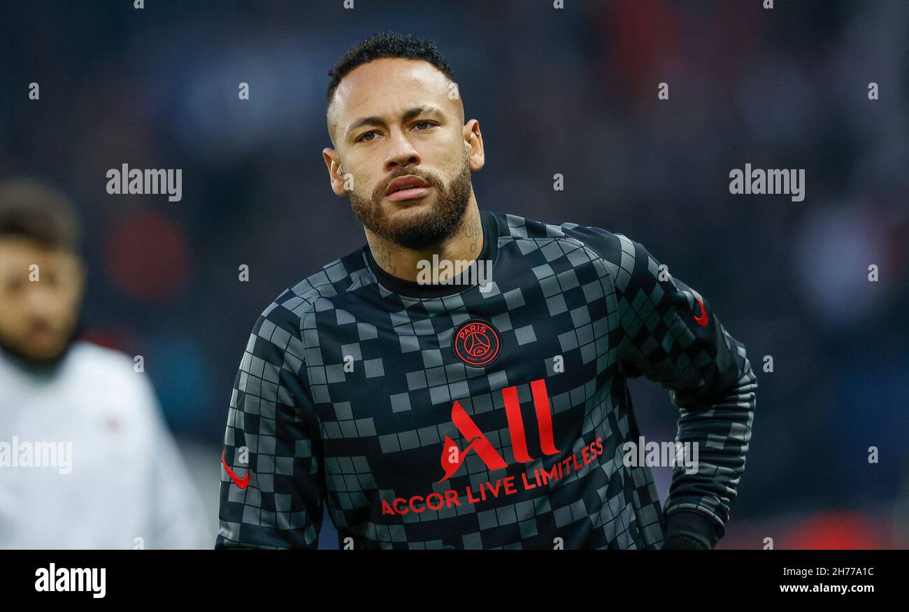 NEYMAR Jr of PSG at warm-up beforei the French championship soccer ...