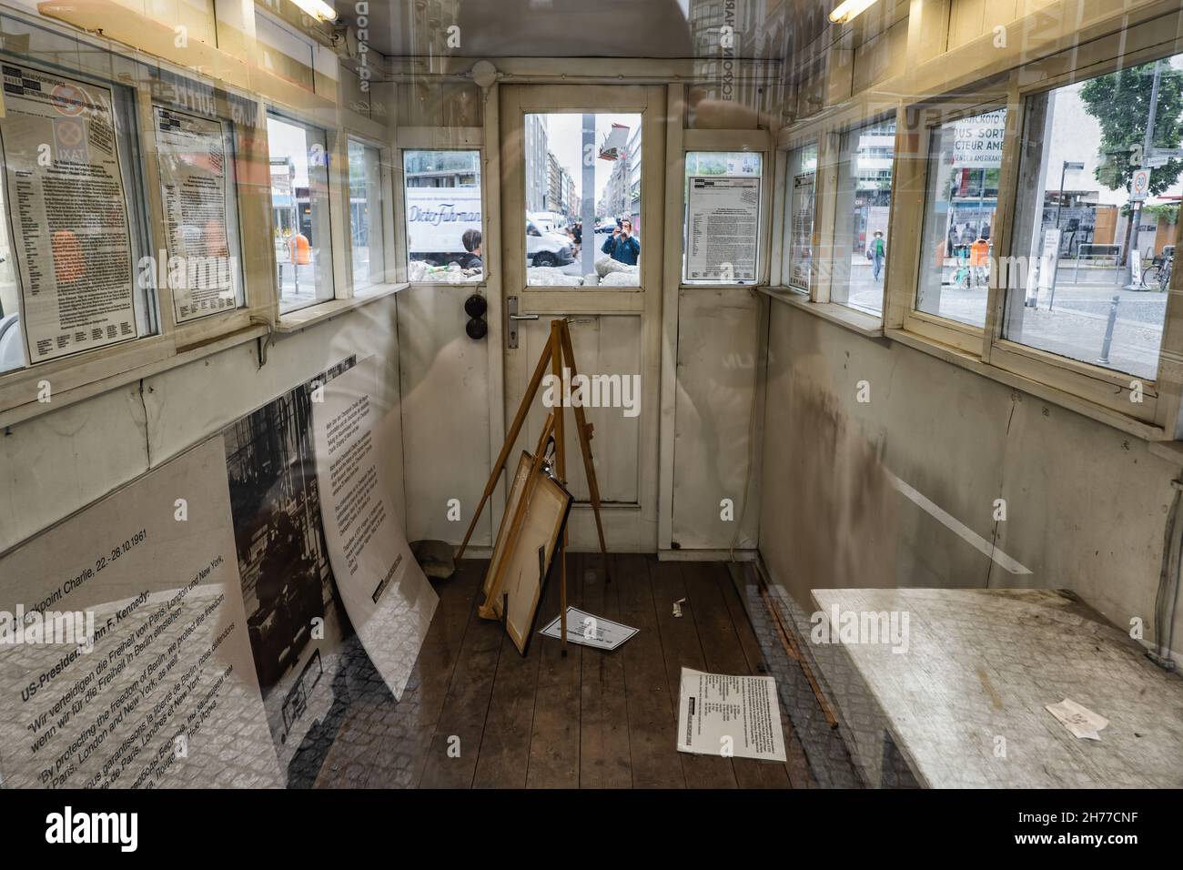 Us interior checkpoint hi-res stock photography and images - Alamy