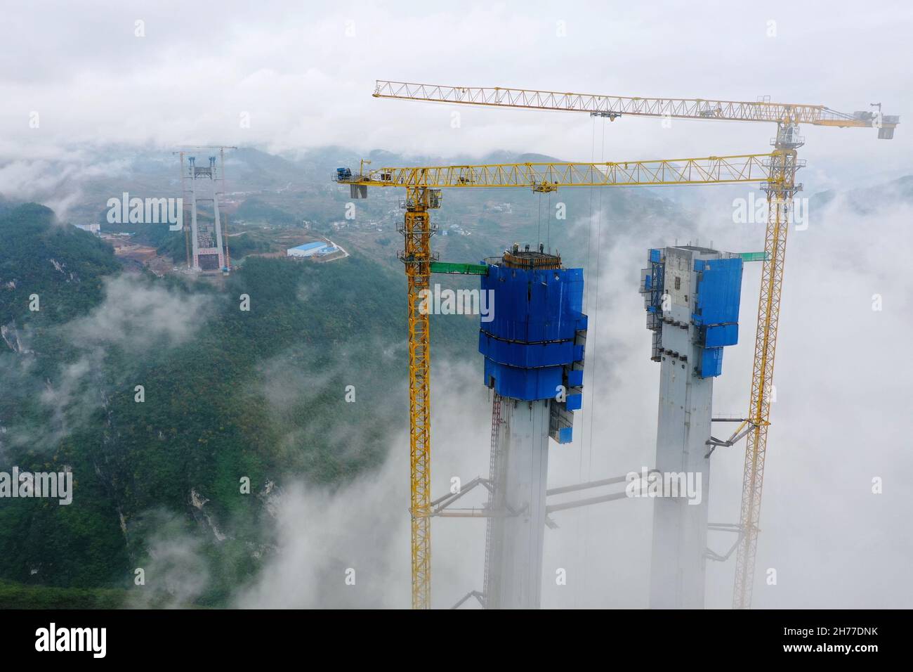 Zunyi. 21st Nov, 2021. Aerial photo taken on Nov. 21, 2021 shows the ...