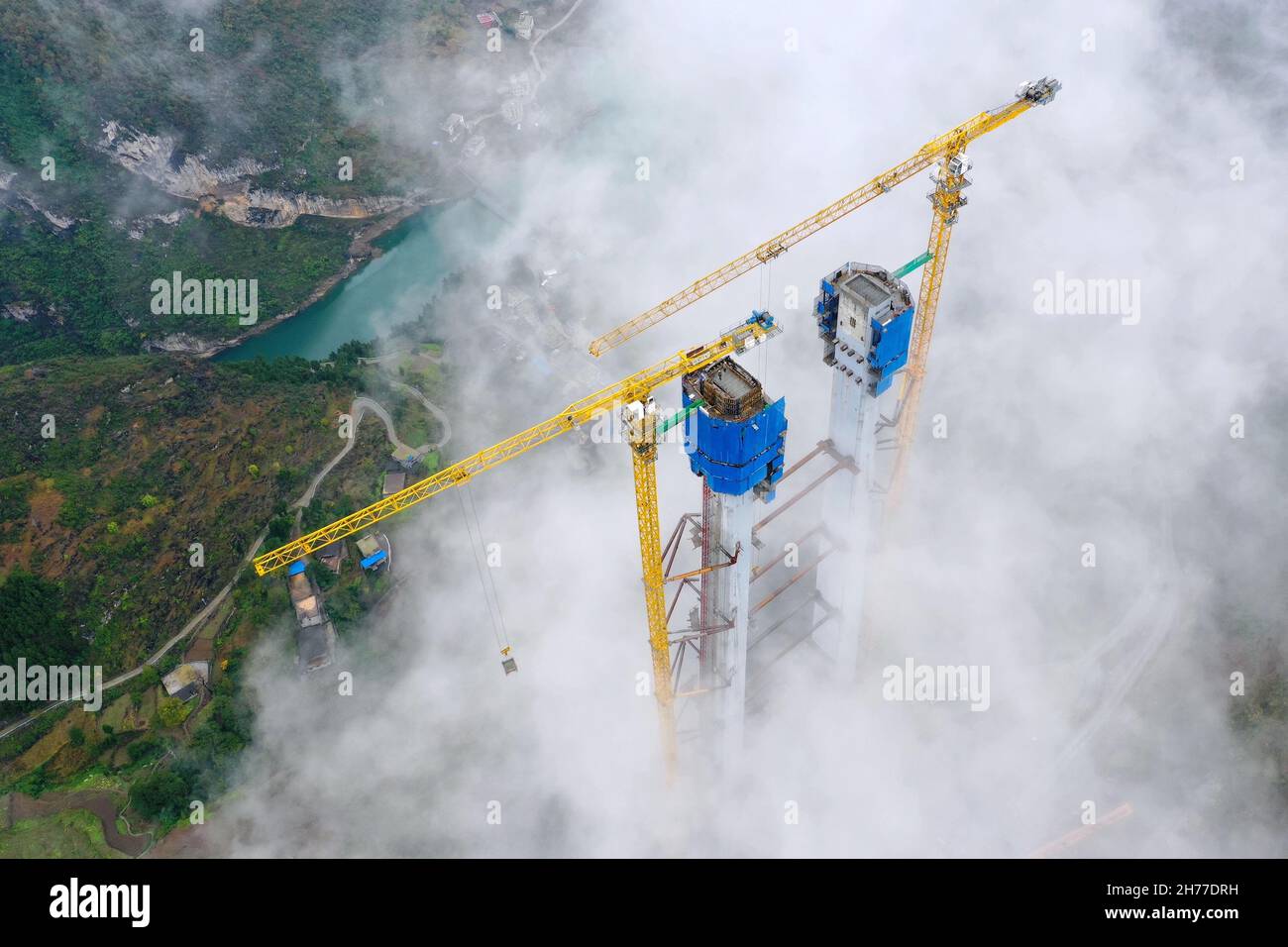 Zunyi. 21st Nov, 2021. Aerial photo taken on Nov. 21, 2021 shows the ...