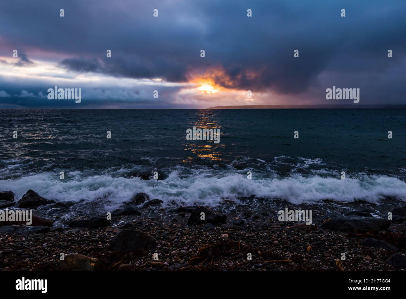 Newlyn beach hi-res stock photography and images - Alamy
